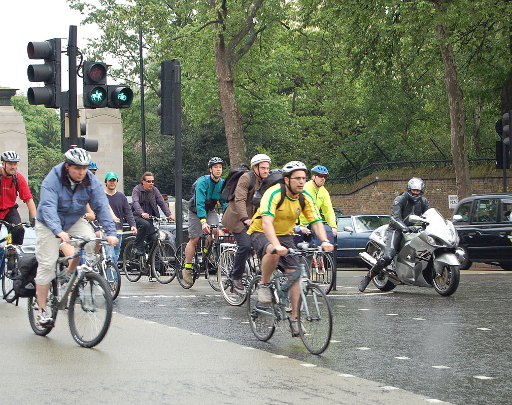 Advice On Being A Polite Cyclist - Cycling Labs